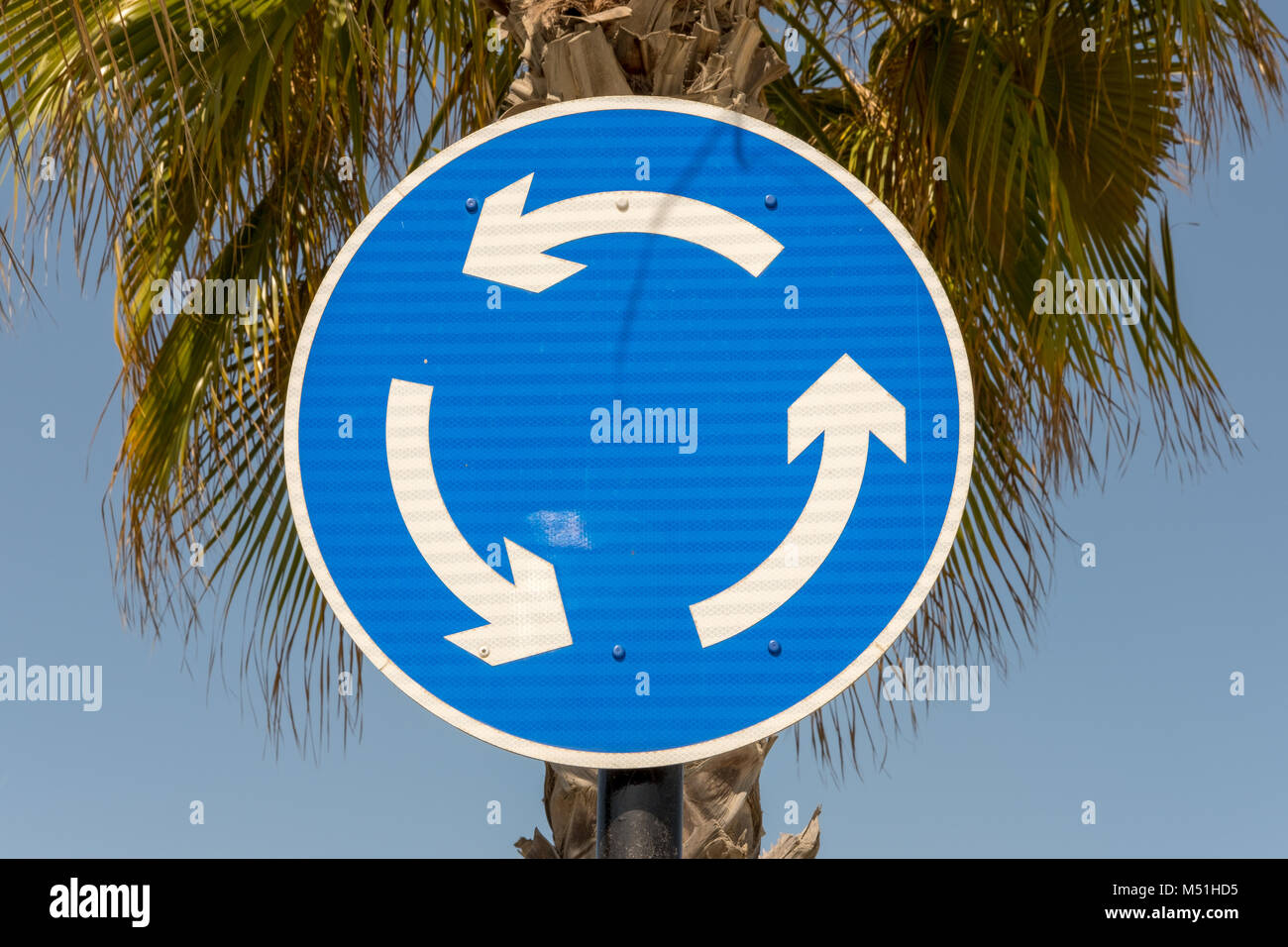 Roundabout sign hi-res stock photography and images - Alamy