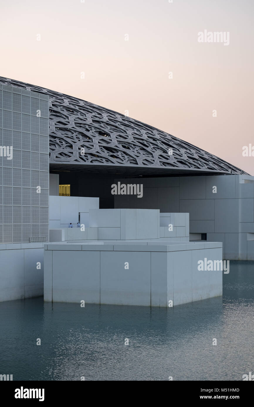 Louvre dome roof hi-res stock photography and images - Alamy