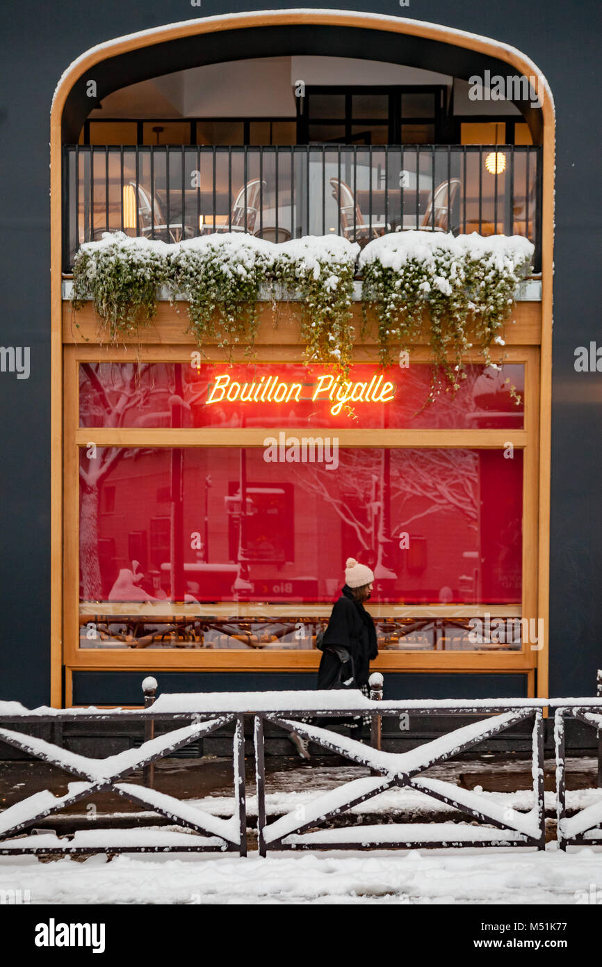 Snow in Paris, France Stock Photo - Alamy