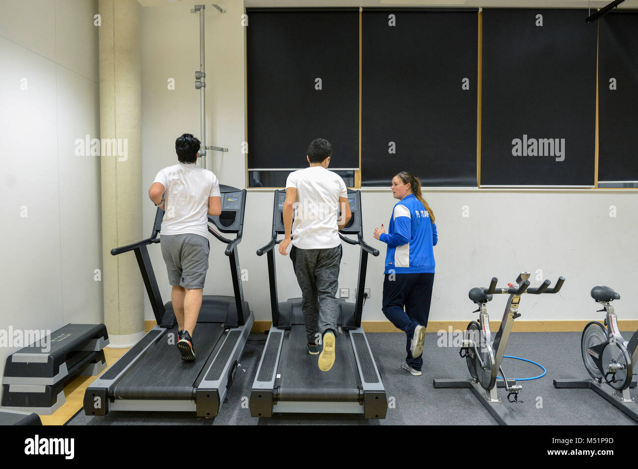 School gym equipment hi-res stock photography and images - Alamy