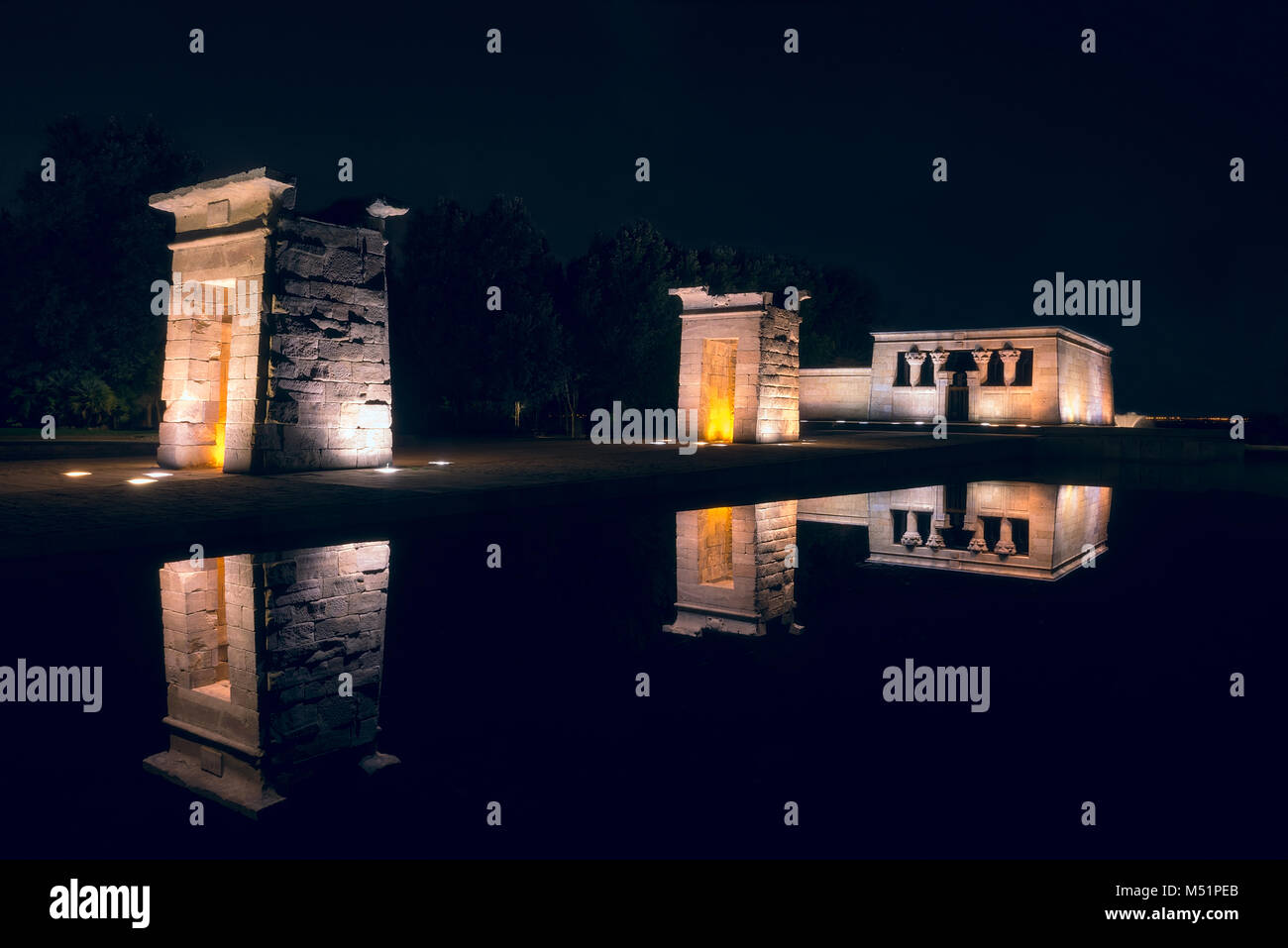 Madrid, Spain. Aud 22, 2017. Night view of the Templo de Debod (Temple ...