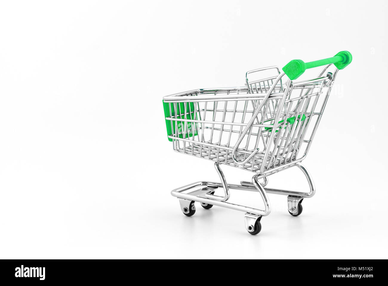 Shopping carts green hi-res stock photography and images - Alamy