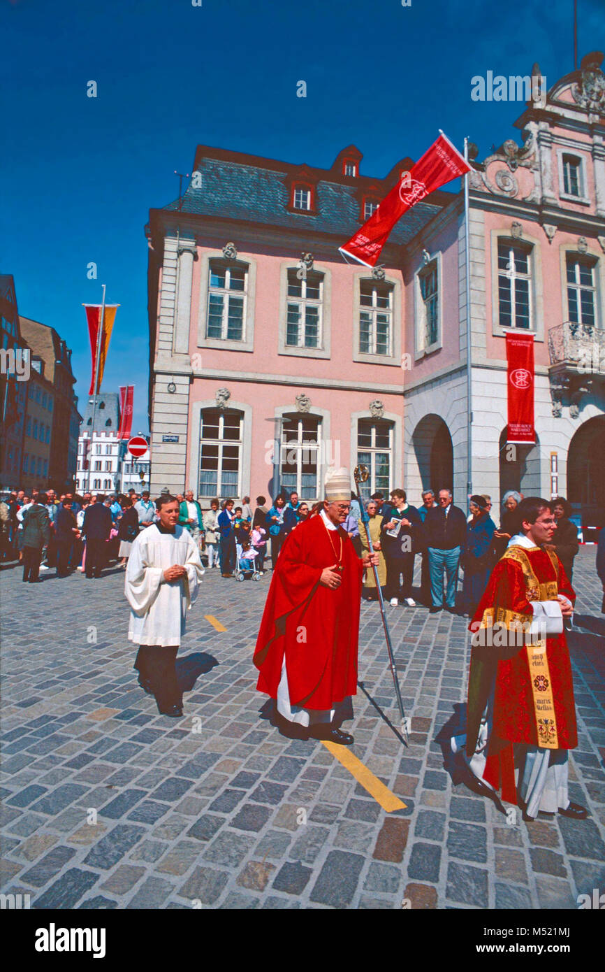 Heilige robe hi-res stock photography and images - Alamy