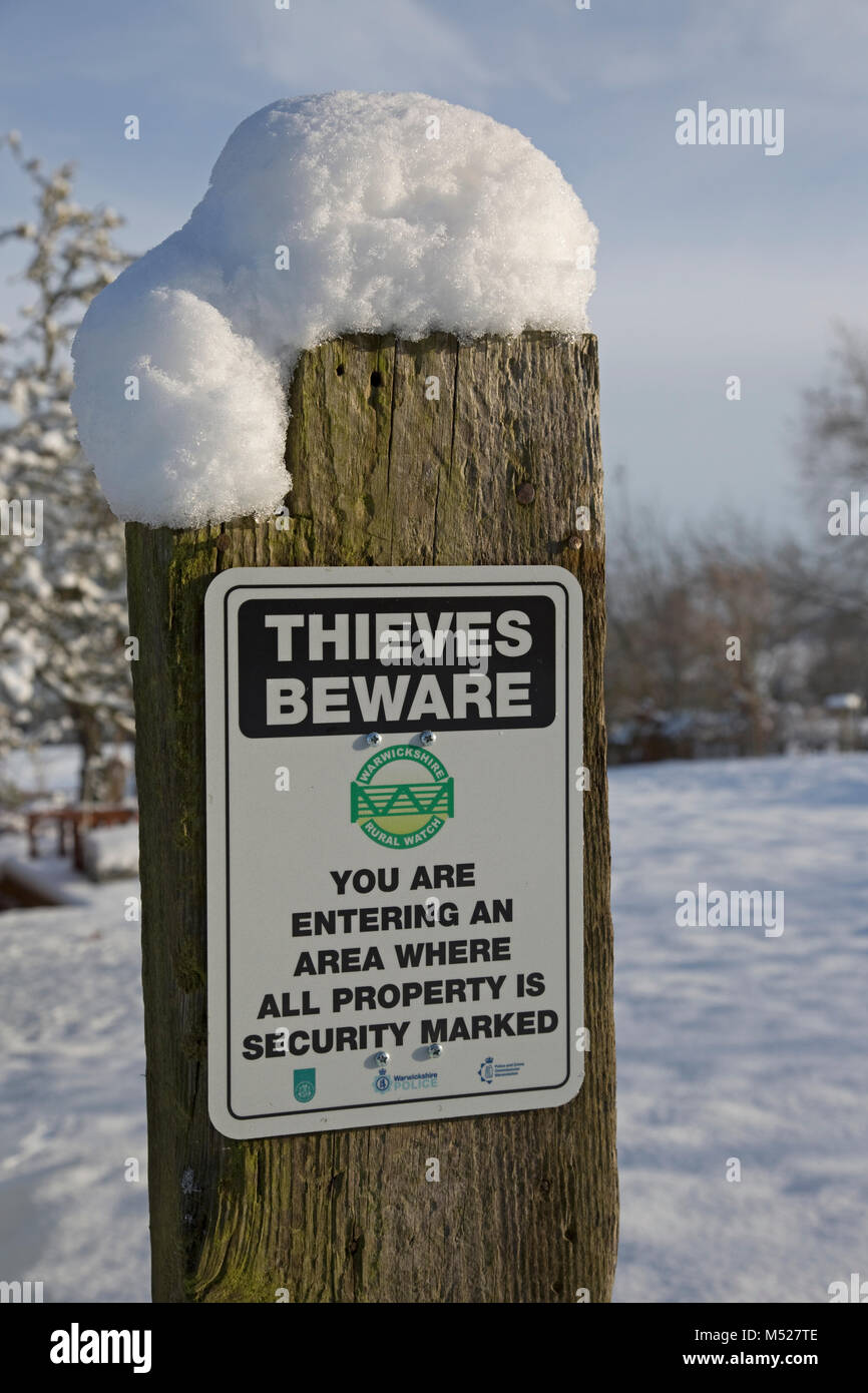 Thieves beware sign hi-res stock photography and images - Alamy