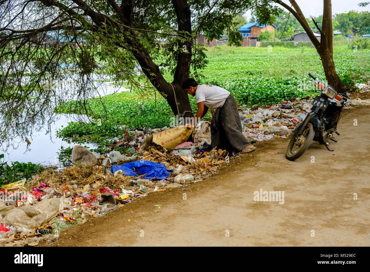 Dumping garbage hi-res stock photography and images - Alamy