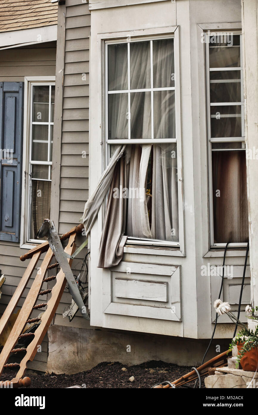House damaged by disaster Stock Photo - Alamy