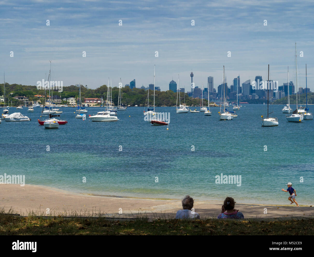 Watsons Bay view of Sydney Harbour and Sydney central business district ...