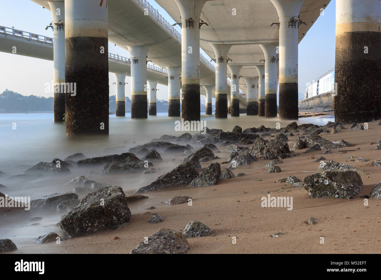 Low bridge long island hi-res stock photography and images - Alamy