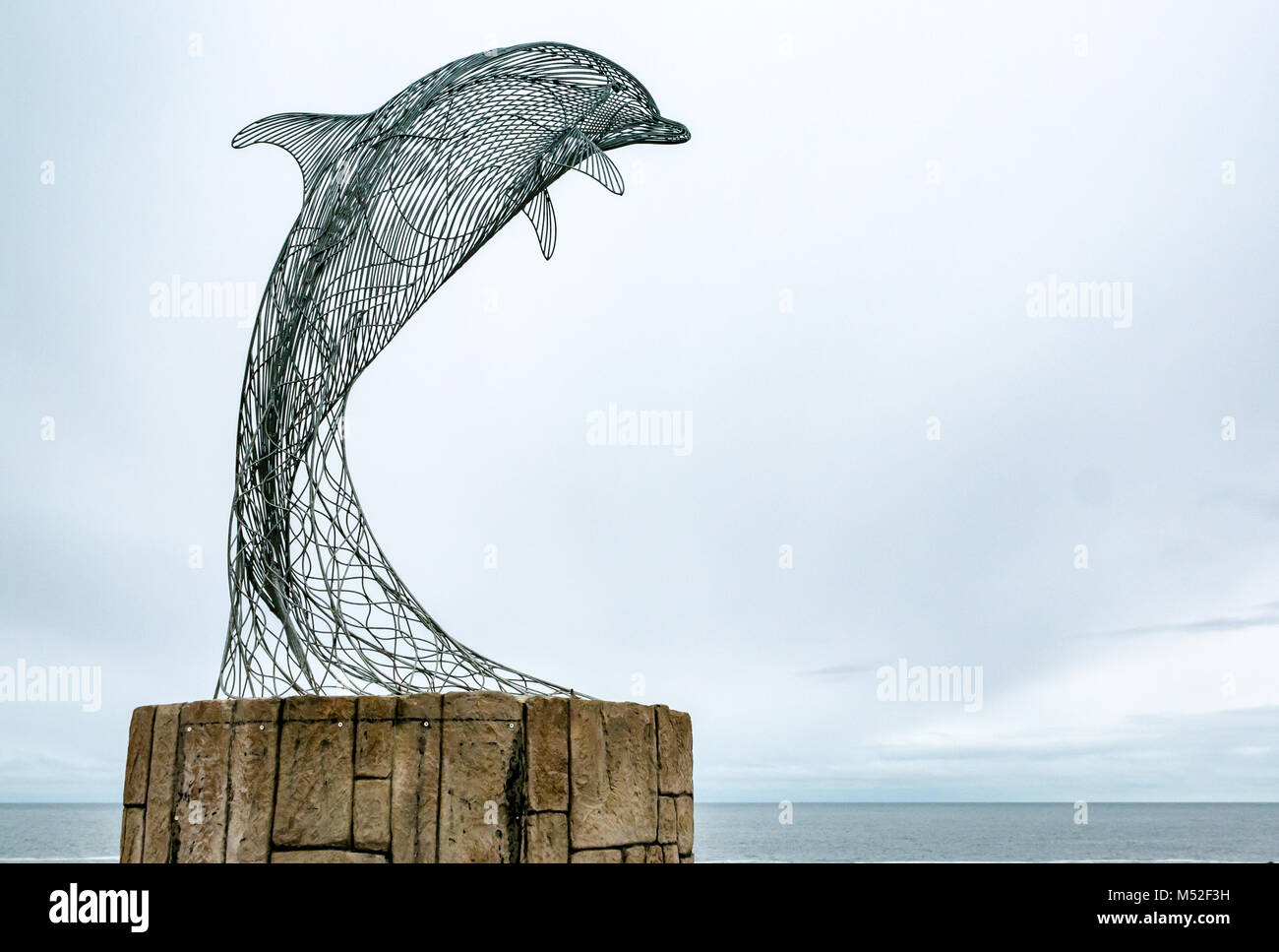 Bottlenose dolphin metal sculpture by artist Cal Standing, Portsoy ...