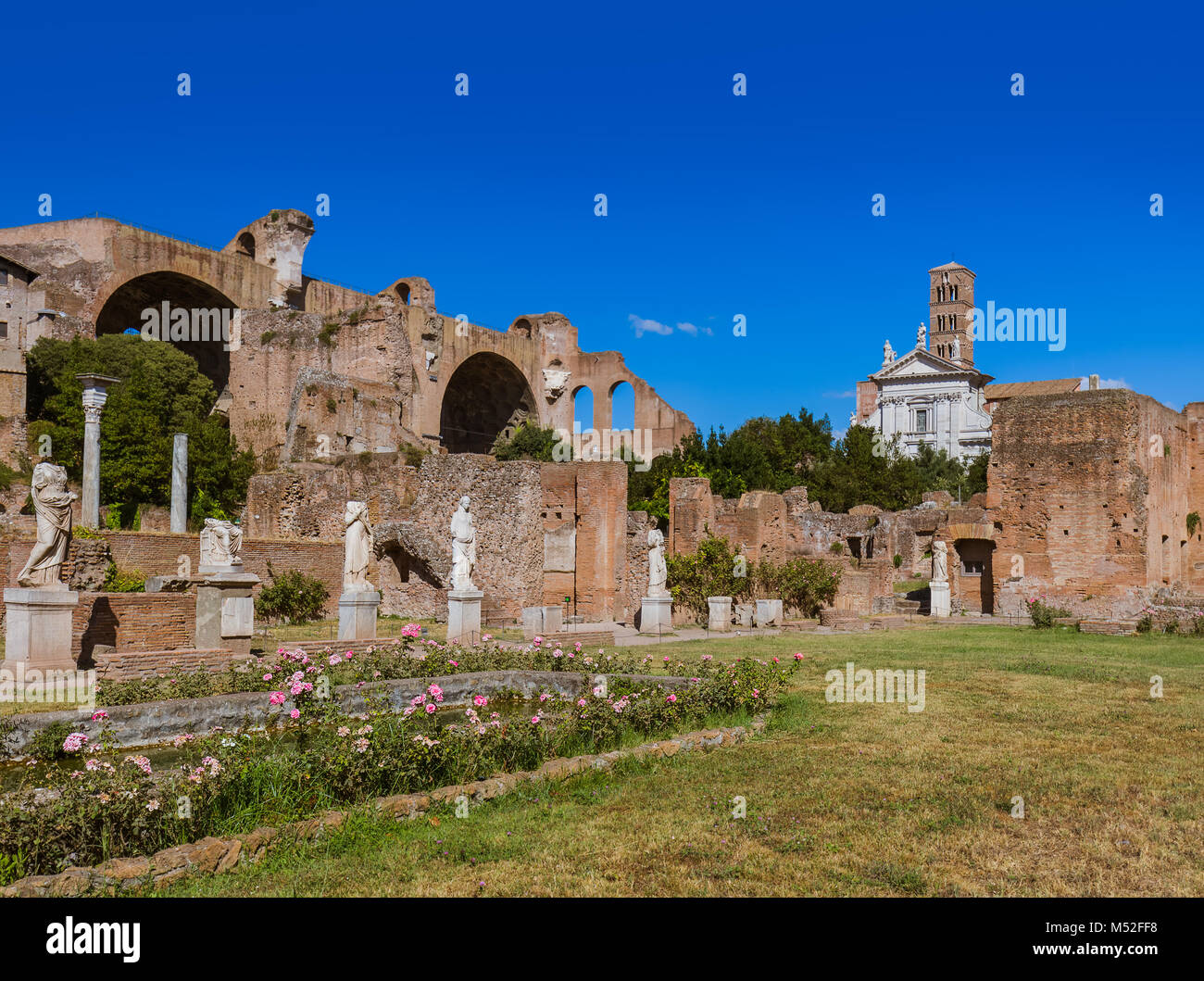 Roman ruins in Rome Italy Stock Photo - Alamy