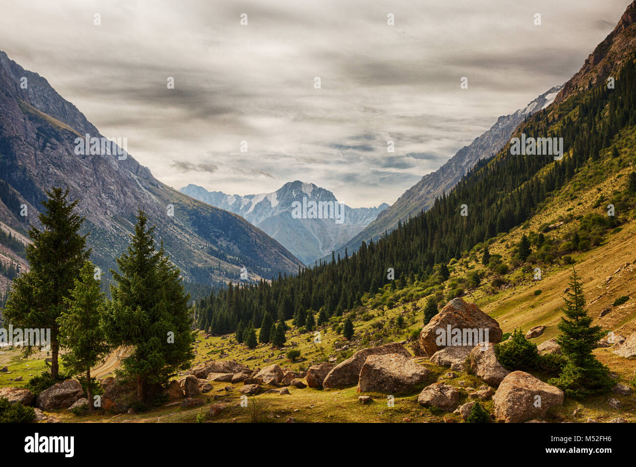 Beautiful landscape barskoon valley hi-res stock photography and images ...