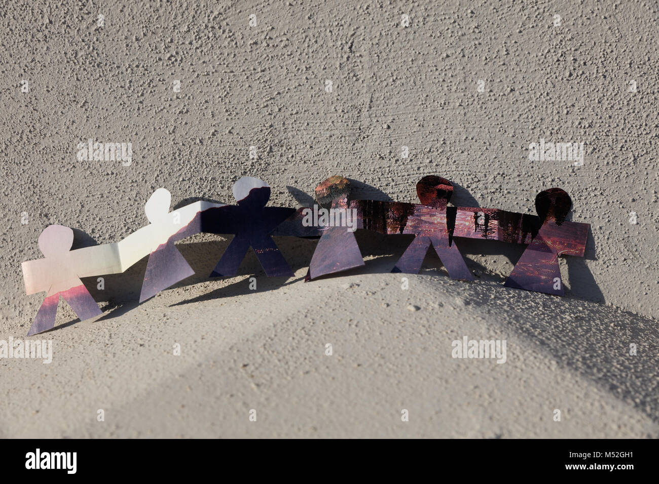 Children figure flag hi-res stock photography and images - Alamy