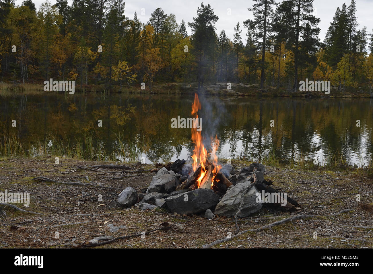 Campfire smoke hi-res stock photography and images - Alamy