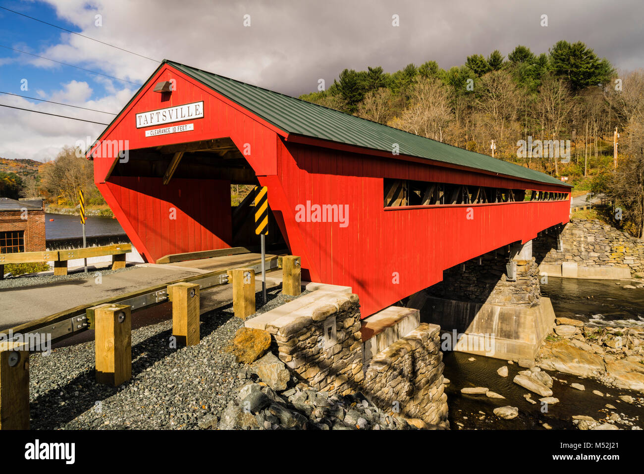 Woodstock vt covered bridge hi-res stock photography and images - Alamy