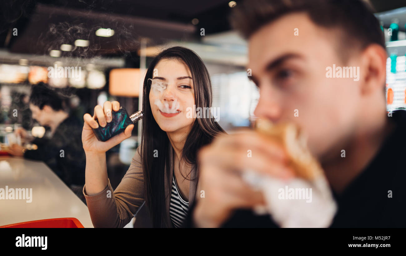 Smoking in public places hi-res stock photography and images - Alamy