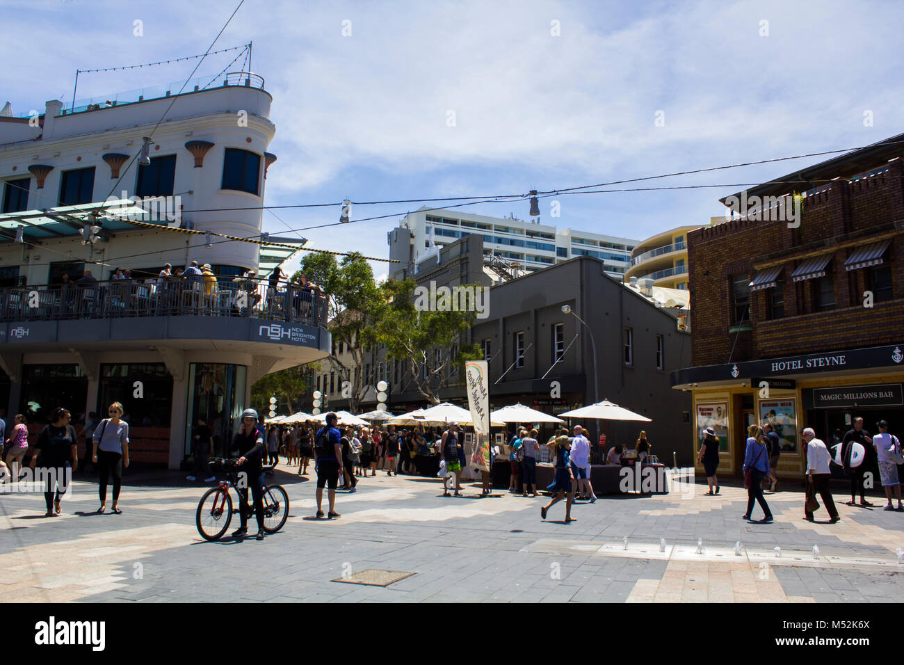 Shops manly australia hi-res stock photography and images - Alamy