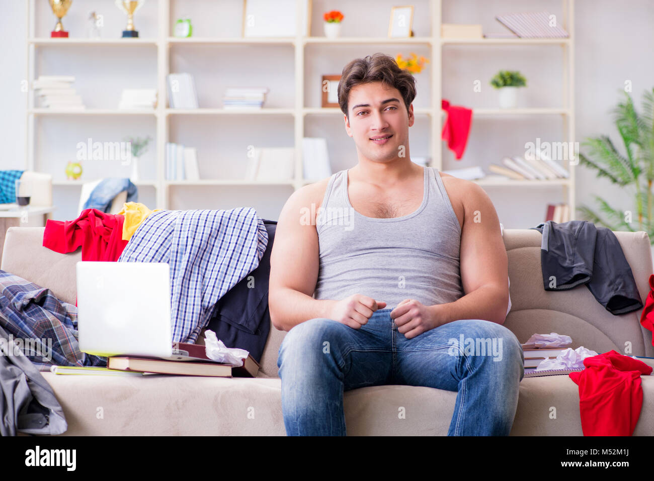 Man messy office clothes hi-res stock photography and images - Alamy