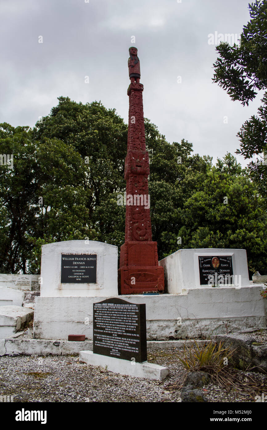 Maori graveyard hi-res stock photography and images - Alamy