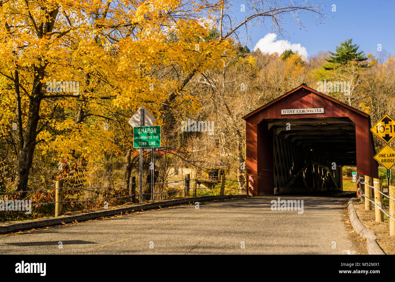 Covered Bridge West Cornwall, Connecticut, USA Stock Photo - Alamy