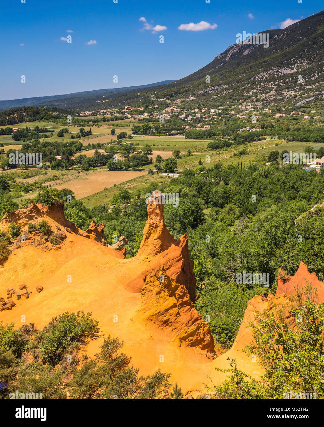 Reserve pit hi-res stock photography and images - Alamy