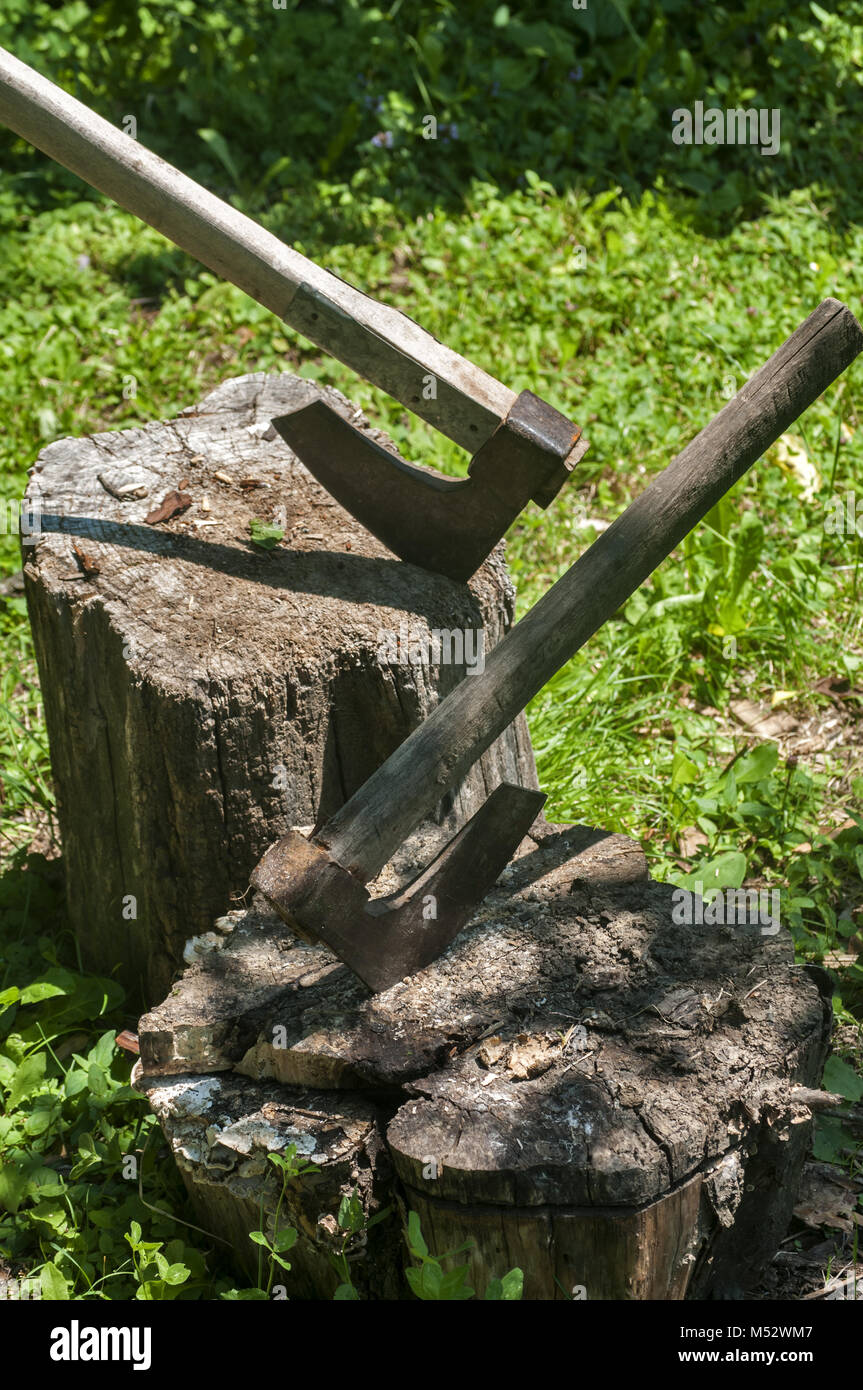 Old axes hi-res stock photography and images - Alamy