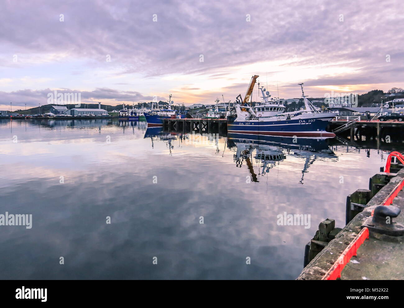 Killybegs Harbour and Beach Stock Photo - Alamy