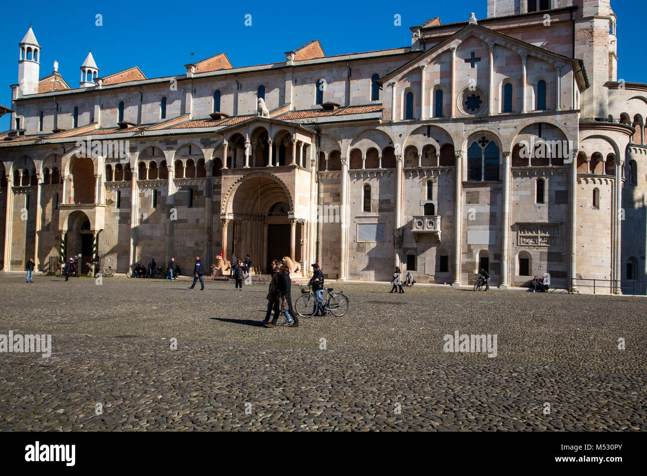 Piazza Grande and the Duomo in Modena Italy Stock Photo - Alamy