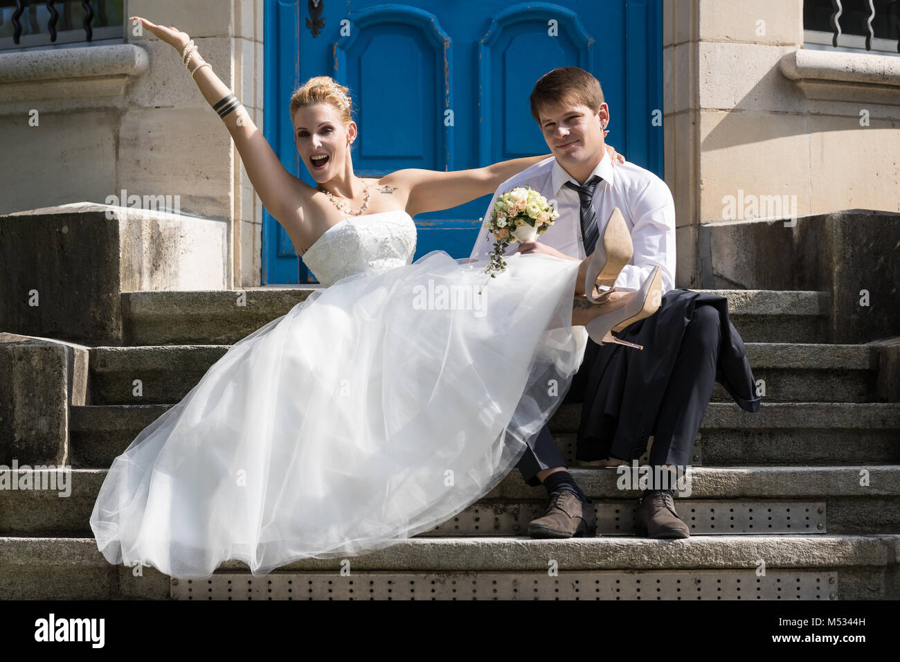 Young bride and groom Stock Photo - Alamy