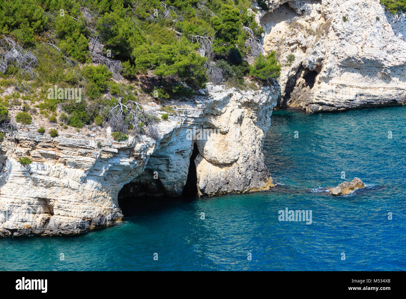 Summer rocky sea coast, Gargano, Puglia, Italy Stock Photo - Alamy