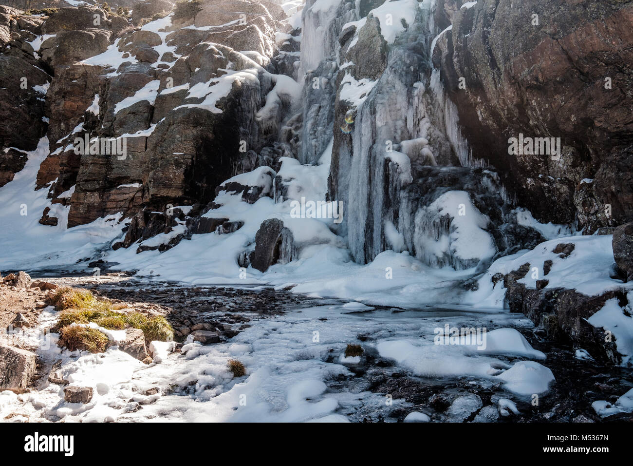 Icicles on Timberline Falls waterfall Stock Photo - Alamy