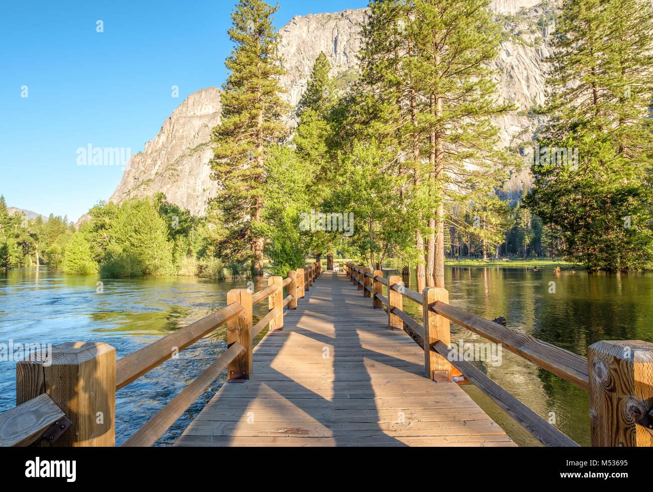 Swinging bridge yosemite hi-res stock photography and images - Alamy