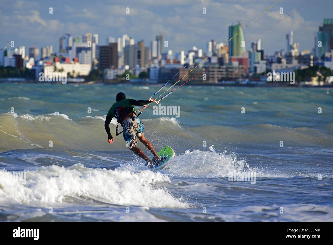 Ave verde hi-res stock photography and images - Alamy