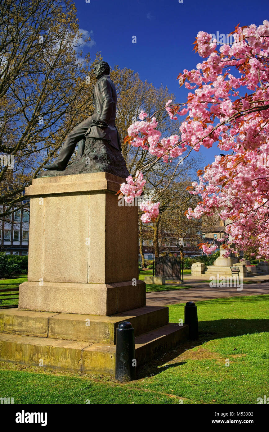 UK, South Yorkshire, Sheffield, Weston Park, Ebenezer Elliott Statue ...