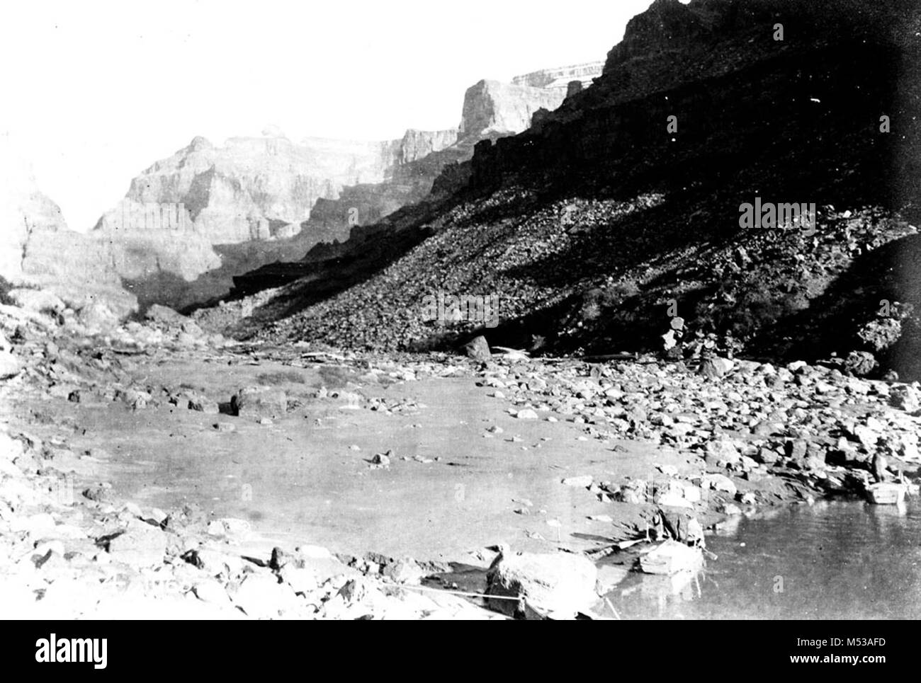 STONE EXPEDITION- STONE EXPEDITION BOATS BY LARGE BEACH AND SIDE CANYON ...