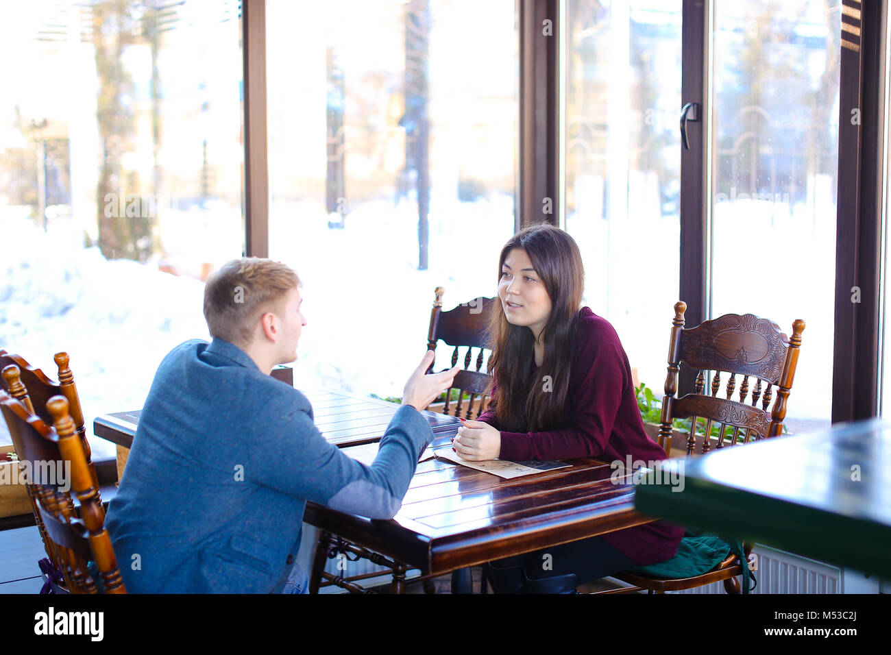 Student on first date with new boyfriend in cafe Stock Photo - Alamy