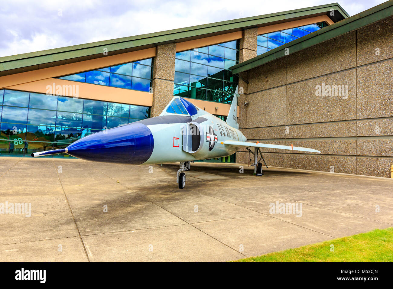 Convair f 102a delta dagger hi-res stock photography and images - Alamy