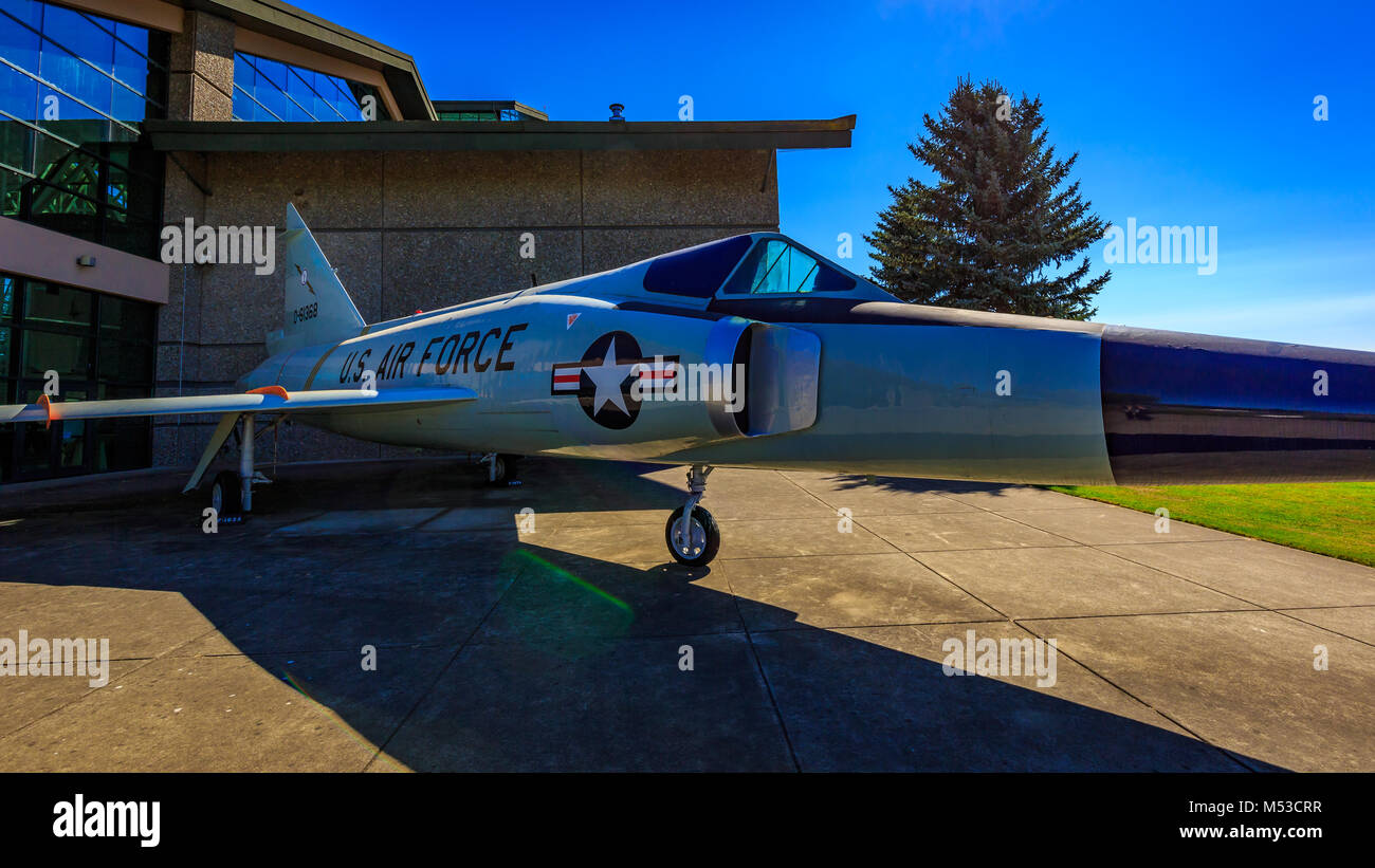 Convair f 102a delta dagger hi-res stock photography and images - Alamy
