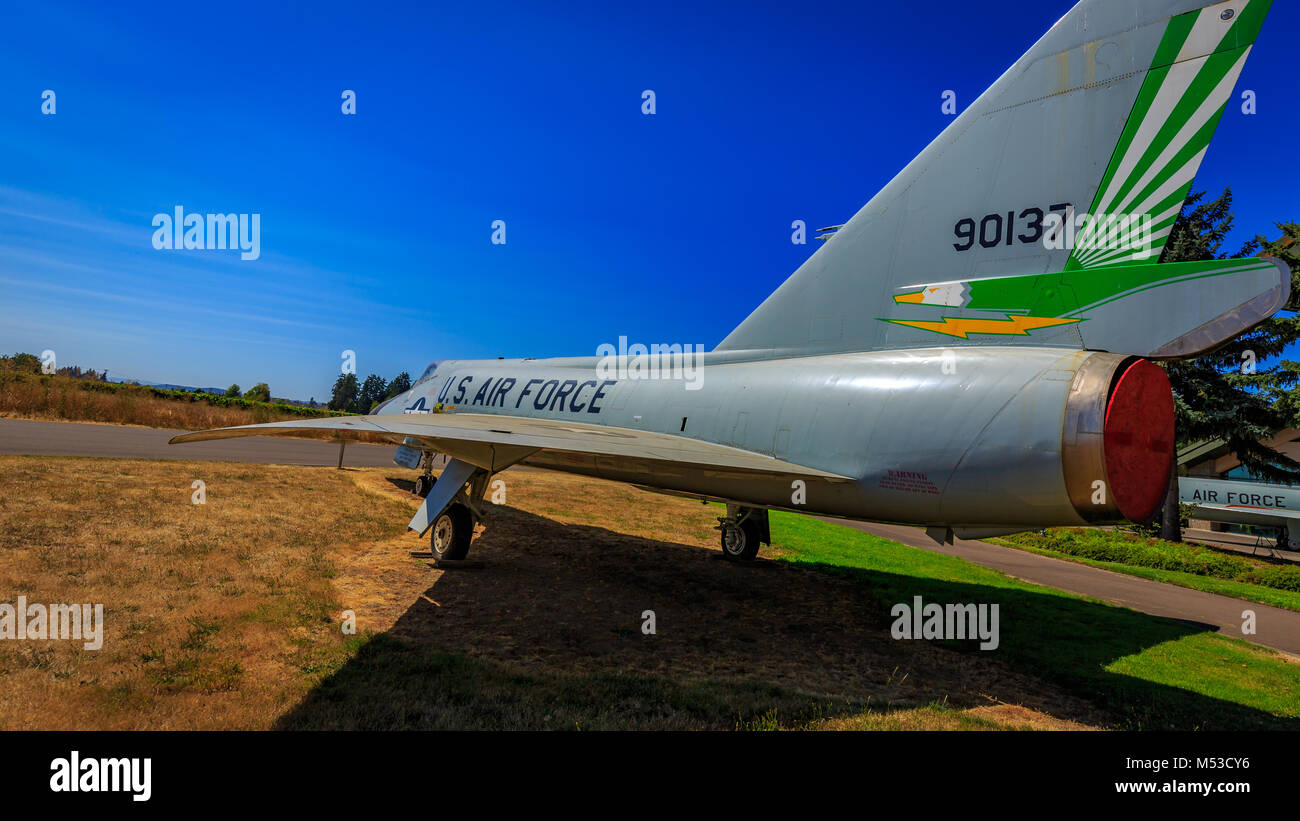 Convair f 106 delta dart hi-res stock photography and images - Alamy