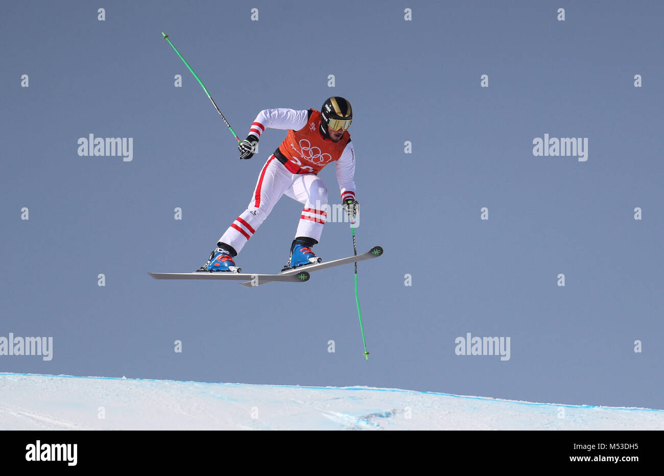 Competitors practice for the Mens Ski Cross Final at the Phoenix Snow ...