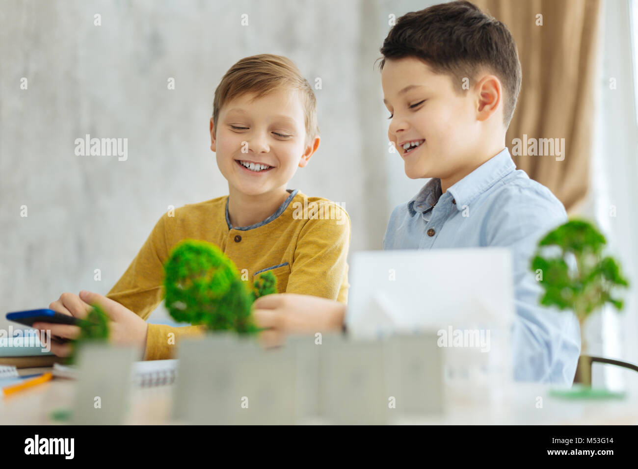 School project model hi-res stock photography and images - Alamy