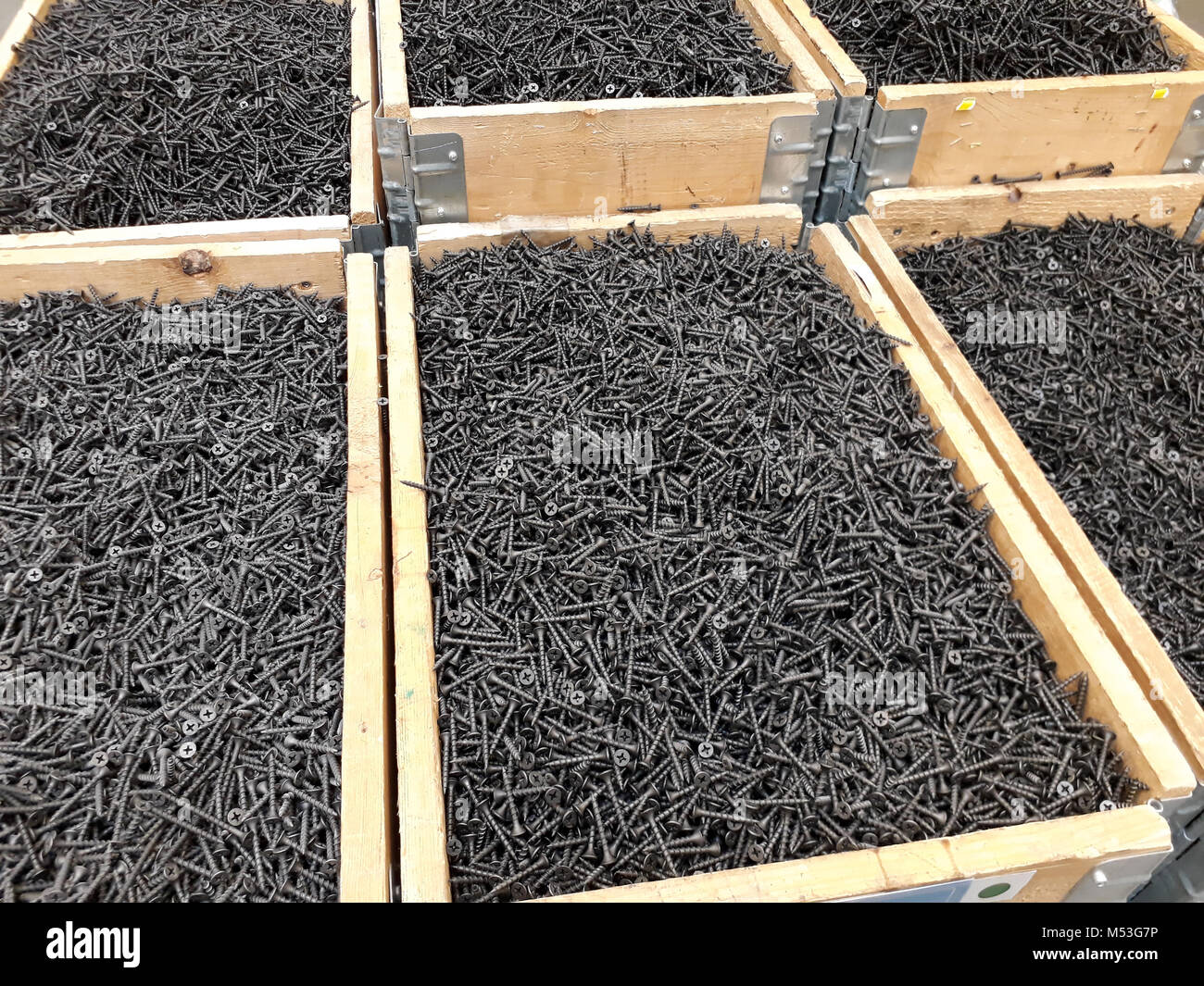 Screw boxes hi-res stock photography and images - Alamy