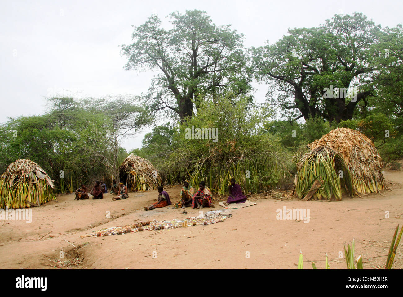 African village hut tanzania hi-res stock photography and images - Alamy