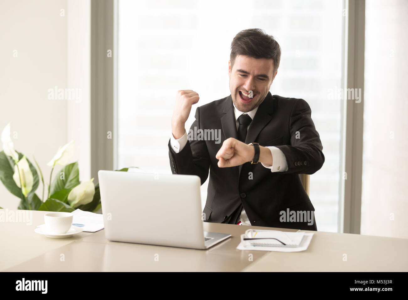 Happy people celebrating end hi-res stock photography and images - Alamy