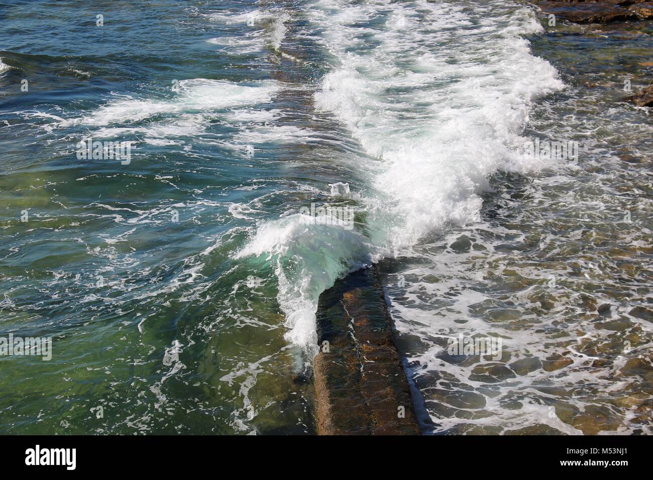 Wave in motion hi-res stock photography and images - Alamy