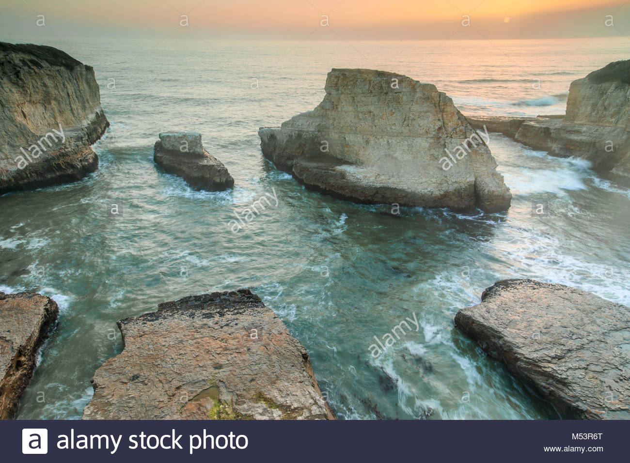 Shark Fin Water Stock Photos & Shark Fin Water Stock Images - Alamy