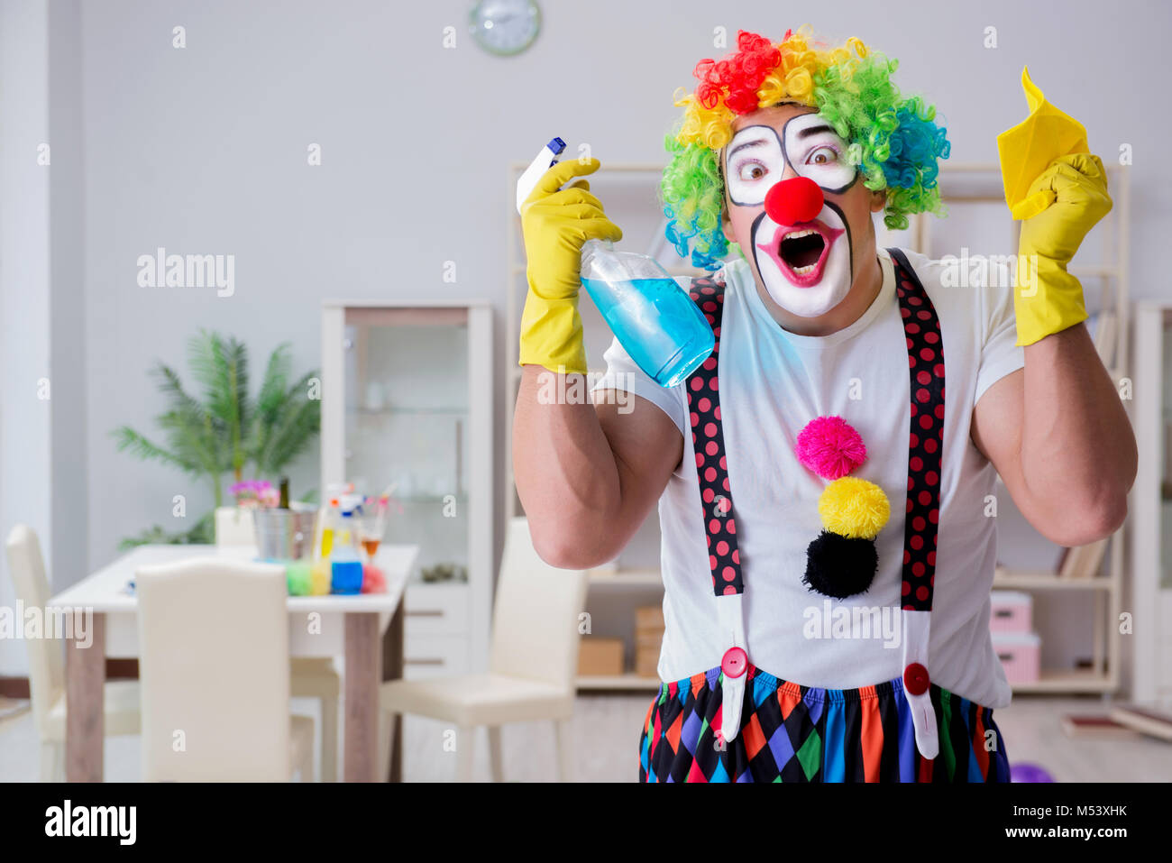 Cleaner cleaning comedy hi-res stock photography and images - Alamy