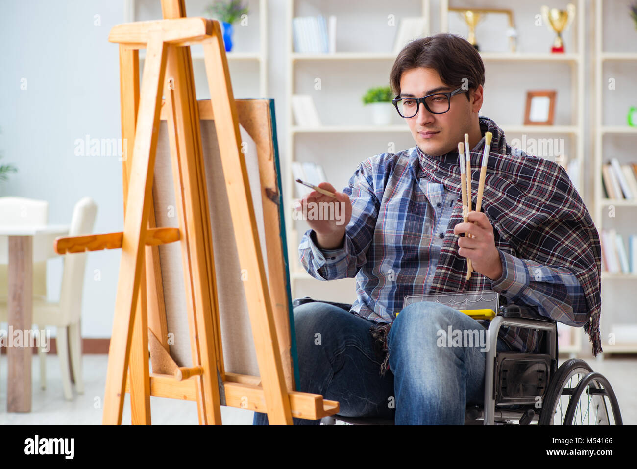Disabled artist hi-res stock photography and images - Alamy