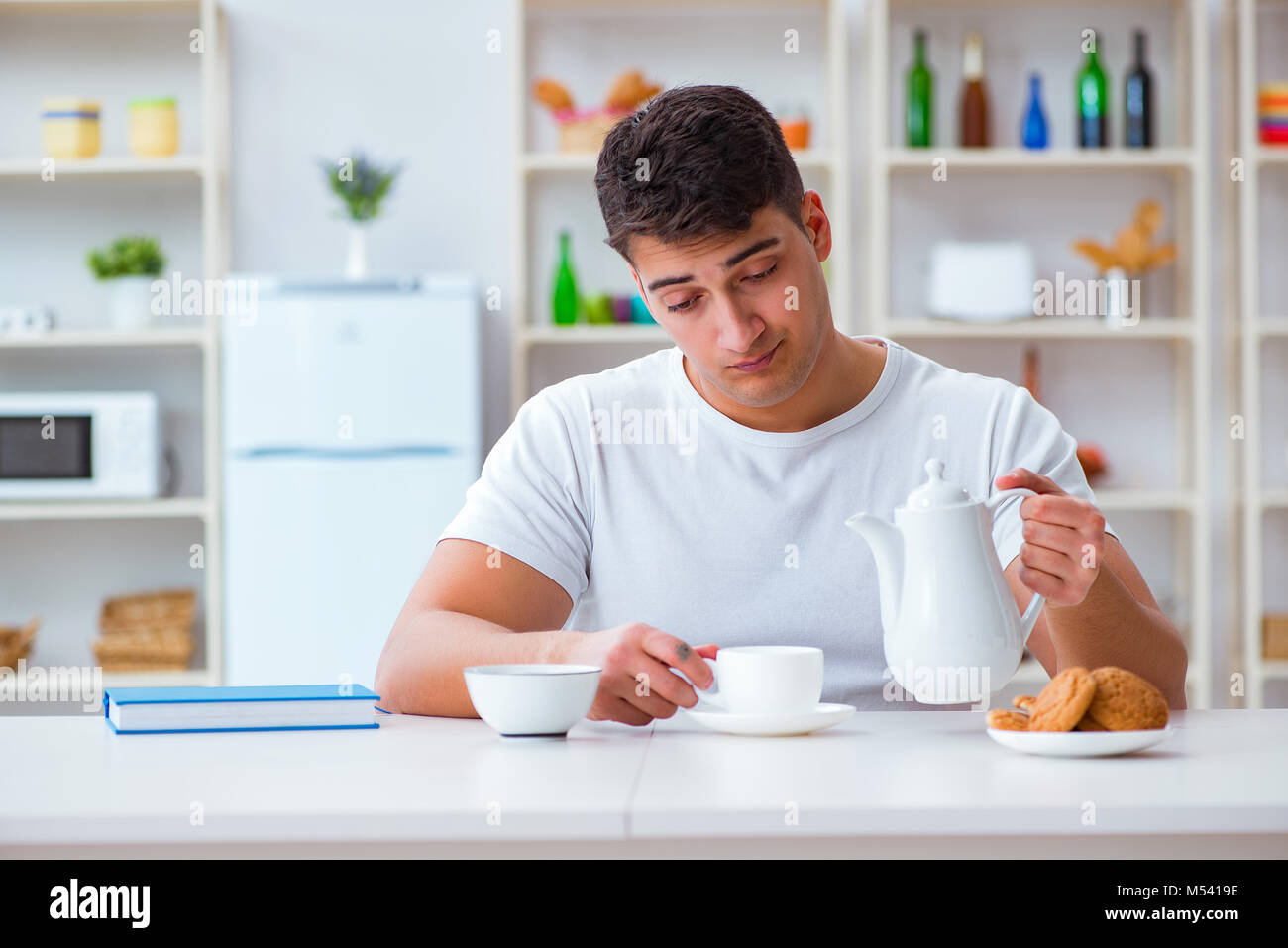 Sleepy after meal hi-res stock photography and images - Alamy