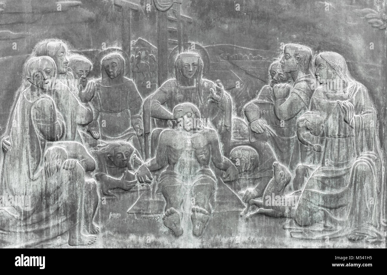 Statue of the lamentation of christ hi-res stock photography and images ...