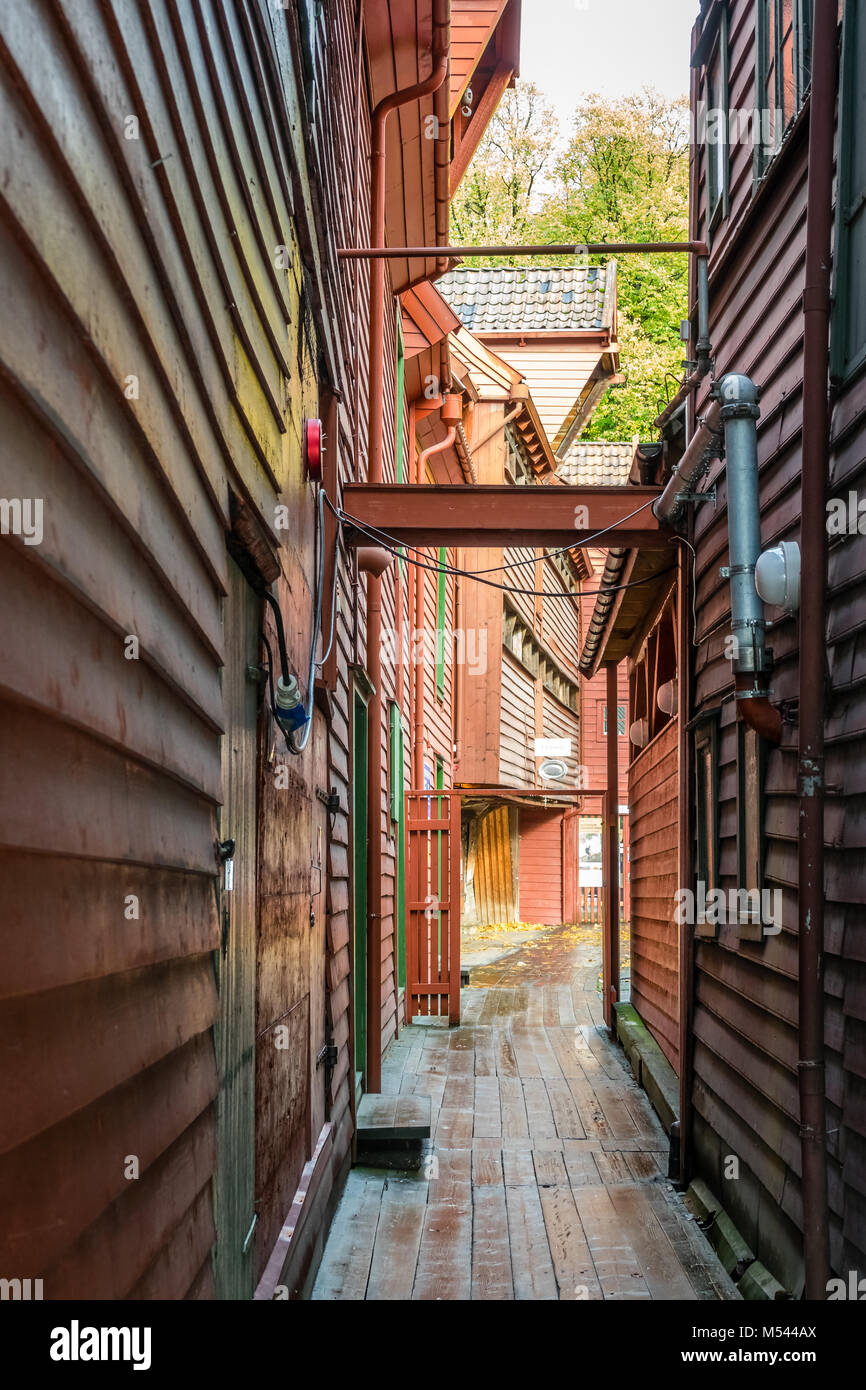 Narrow passage between buildings hi-res stock photography and images ...